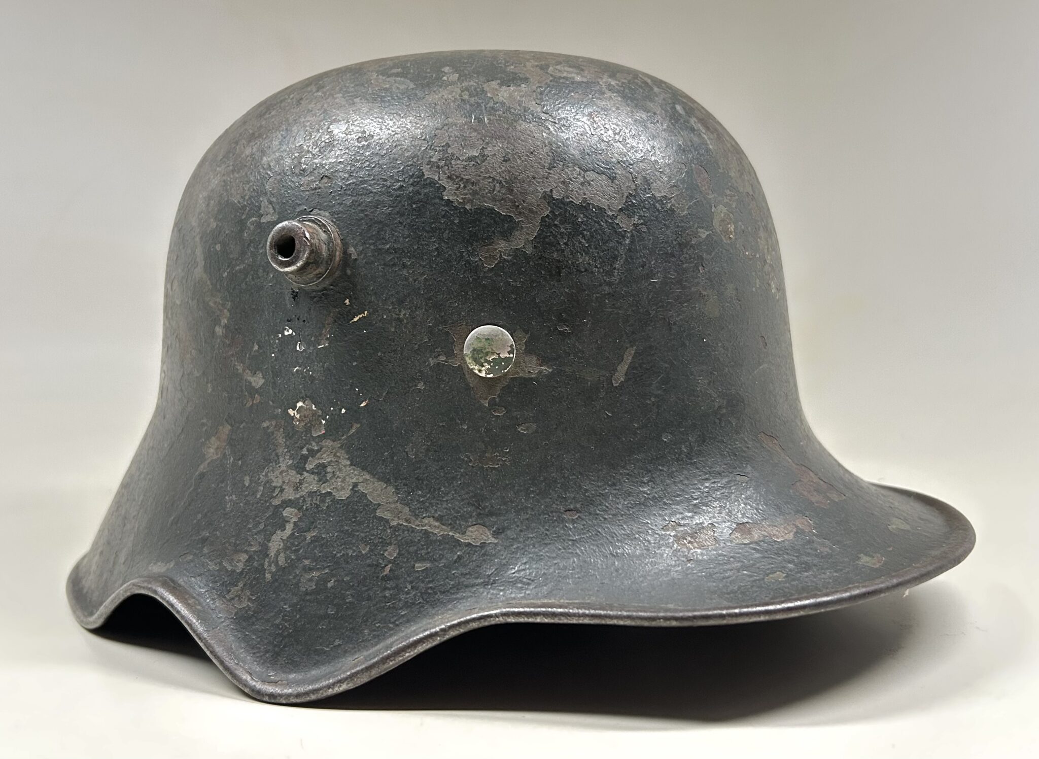 RARE M18 Heer (Army) Reissued ‘Ear-Cut-Out’ Combat Helmet – (ET64)